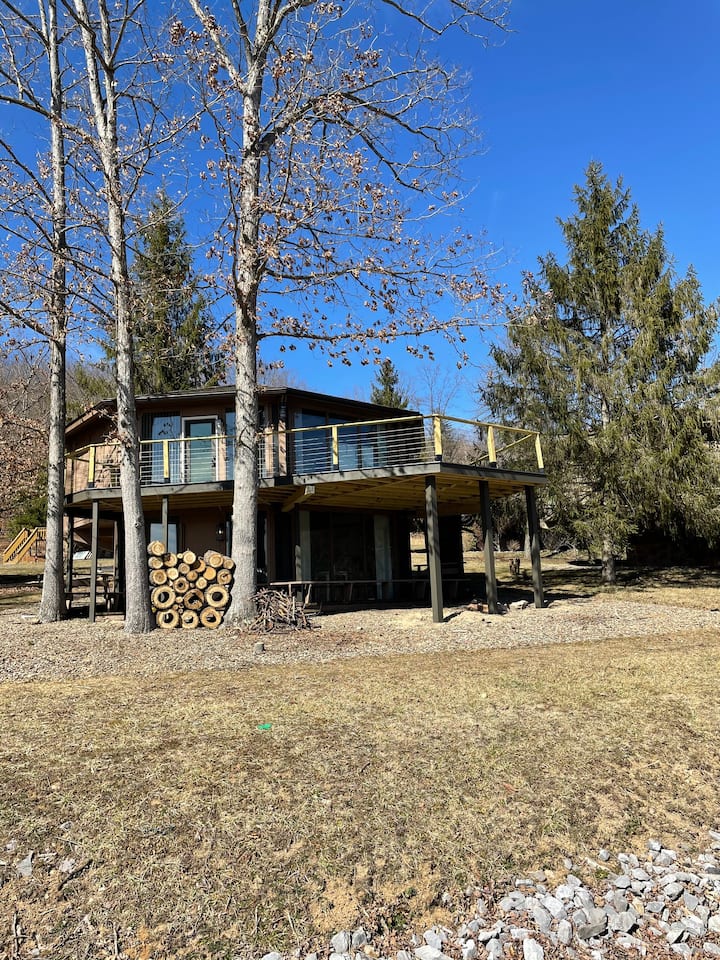 Unique, Two Bedroom Home, With Golf Course Views! - Bedford, PA