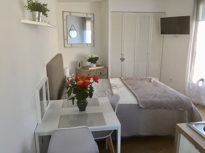 Superb New Studio All Equipped With Pool - Narbonne