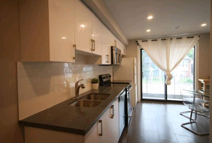 C2: 1bedroom + 1bath Near The Beaches With Wi-fi - Toronto