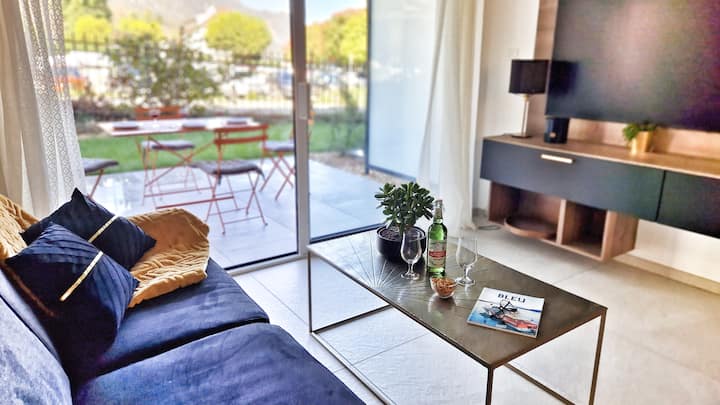 "Ô Lac Des Cygnes" : Les Perles De Sophie - La Motte-Servolex