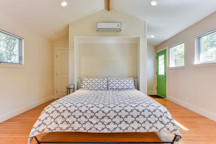Central Austin Bungalow - Austin, TX