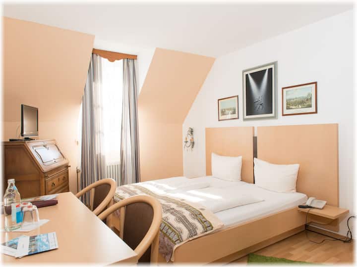 Hotel Am Friedrichsbad, (Baden-baden), Doppelzimmer Komfort, 15 - 40qm, Max. 3 Personen - Baden-Baden