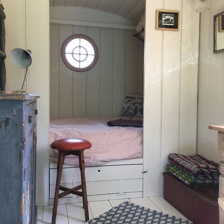 John's Hut - Shaftesbury