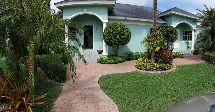 Garden Sanctuary #1 - Nassau