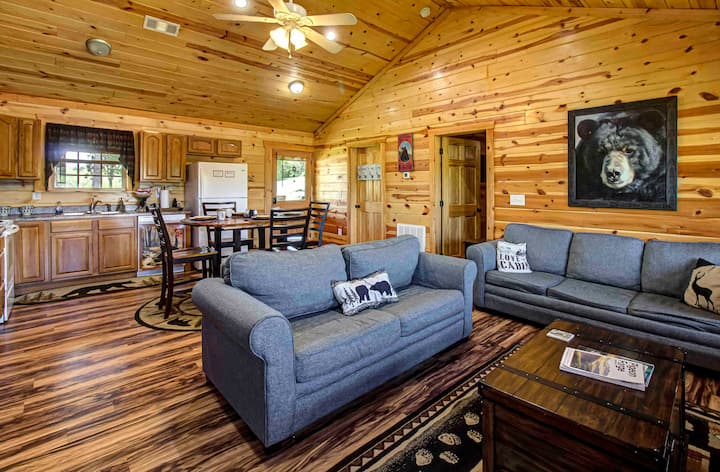 Cozy Cabin! 3bd2bath/hot Tub/lake/pool/pets Allow - Tennessee