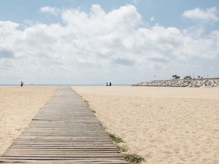 25 Km Barcelona , 100 Meters From The Beach (Mat6) - Mataró
