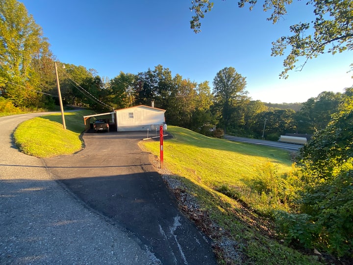 Stay @Tin Roof! Clean 3bedrm 2bath Near Trailheads - Brush Creek Falls, Freeman