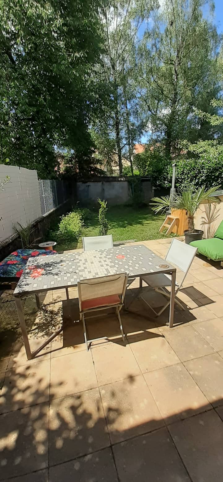 Agréable Maison De Ville Avec Terrasse Et Jardin,proche De Toutes Commodités Mais Très Calme Et Avec 2 Grands Lits 2 Places - Belfort