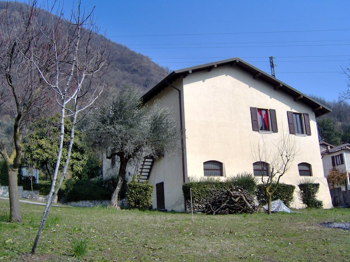 Casa A A Salò: Appartamenti Immersi Nella Natura - Alpes