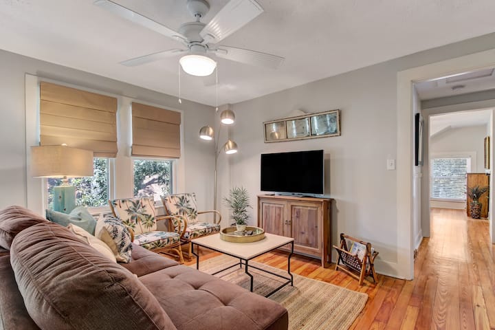 Almeria St 2nd Flr Downtown Apt- Walk Everywhere! - St. Augustine