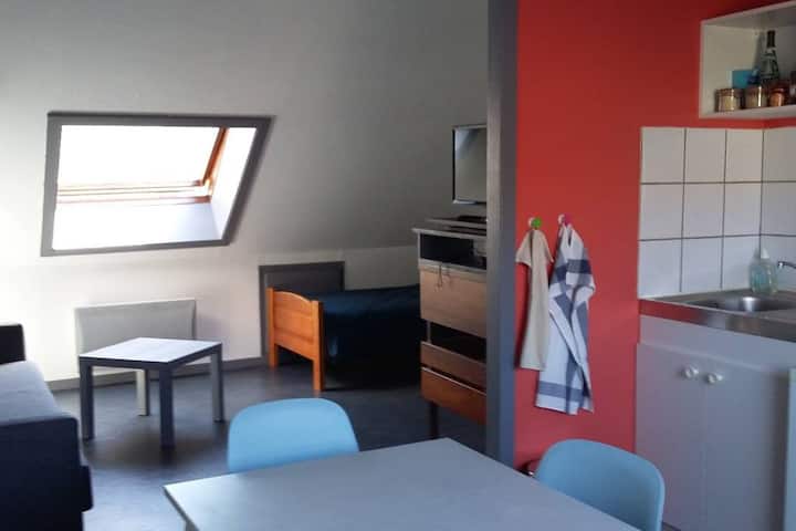Studio, Rue Piétonne Au Centre Ville De Besançon - Besançon