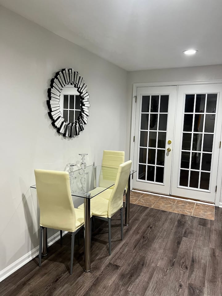 Beautiful Ft. Belvoir Basement Apartment! - Mason Neck State Park, Lorton