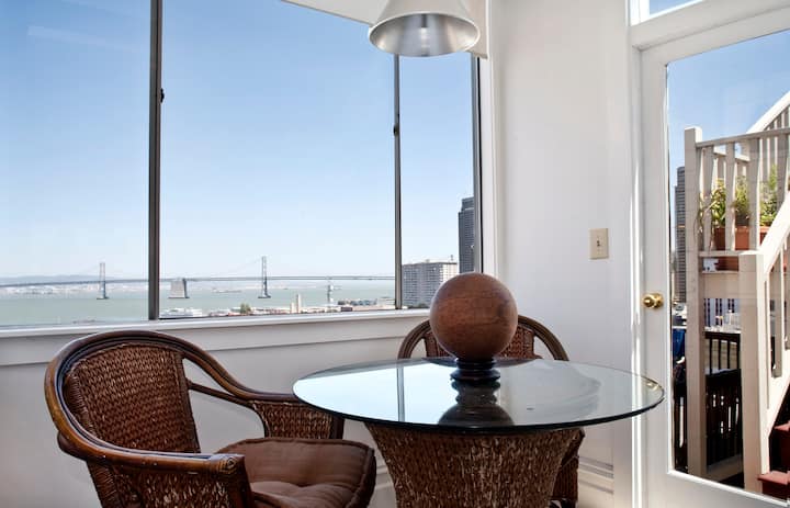 One Br In Nb With Sweeping Bay View - San Francisco, CA