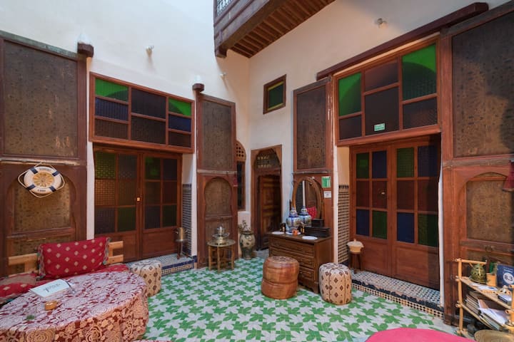 Joli Riad Du 14ème Siècle. - Fes