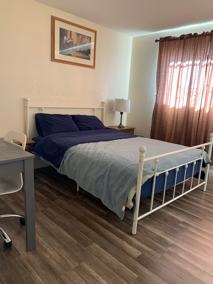 Room S: 6min To Strip & 7min To Convention Center