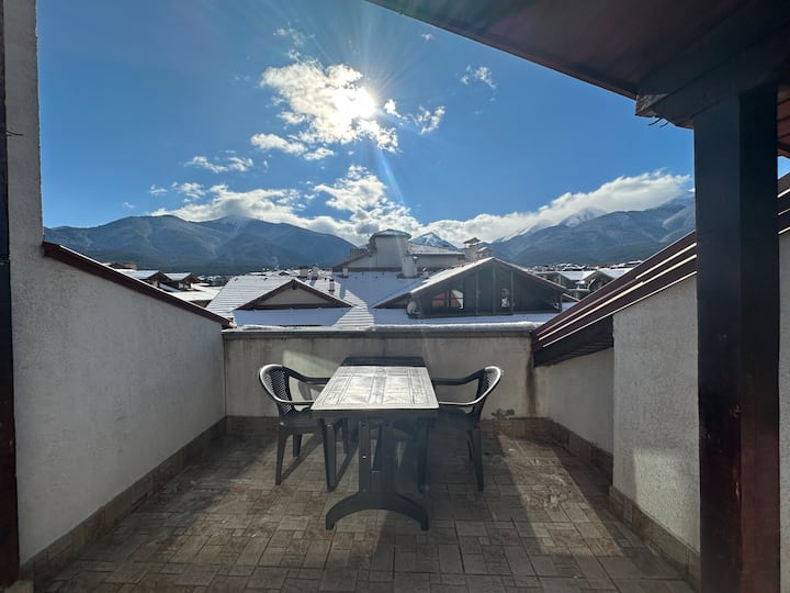 Mountain Paradise 1 - Large Penthouse South Facing - Bansko