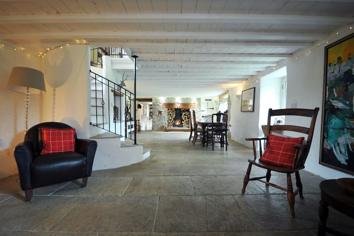 The Old Farmhouse - Cowbridge