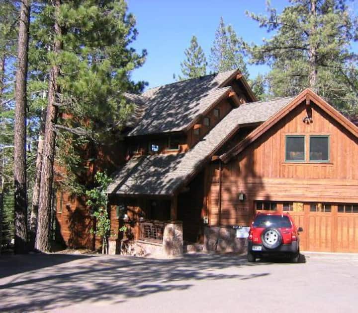 Spectacular Home In Resort Hoa - Truckee, CA