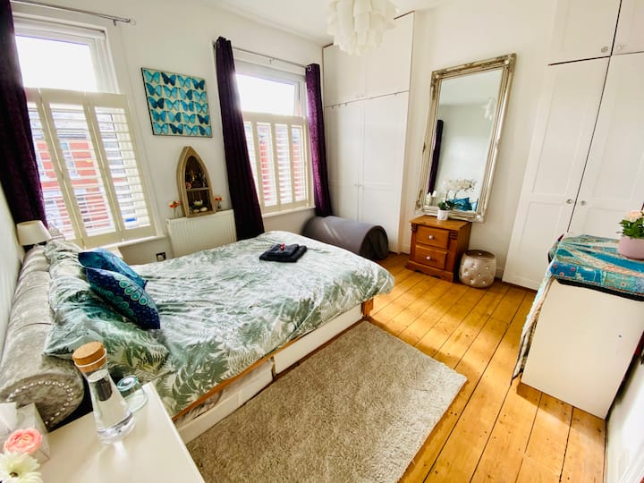 Bright Peaceful Double Room In Bijou House. - 曼徹斯特
