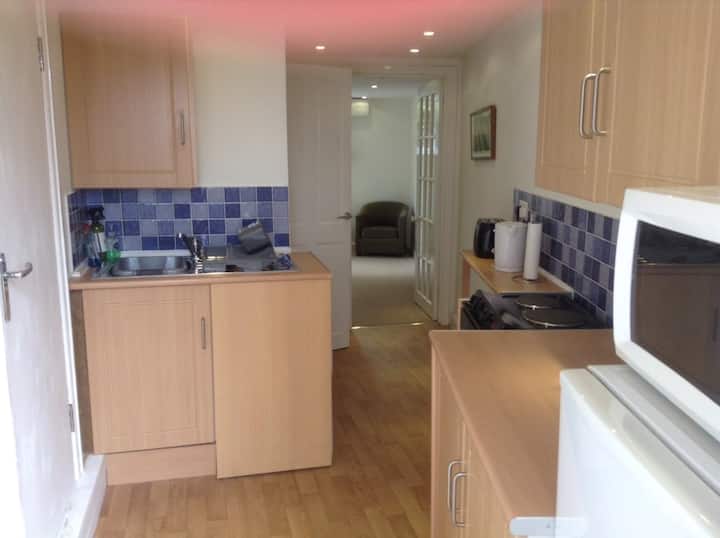 2 Storey Annex Near University. Lovely Views! - Exeter