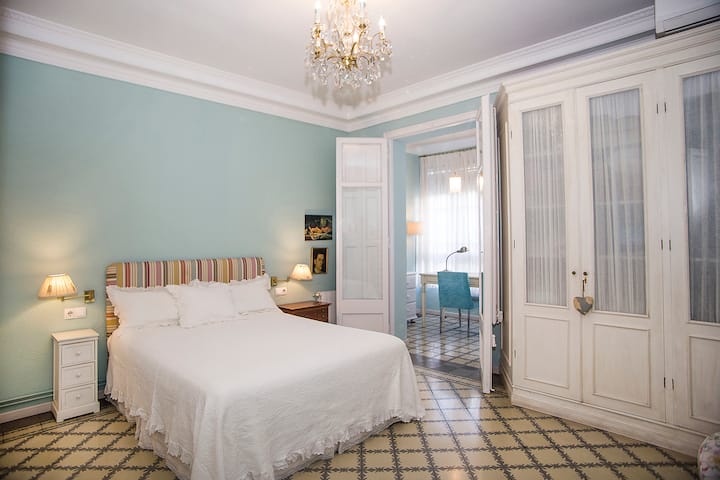 Gran Piso En El Centro (Sagrada Familia) - Barcelone