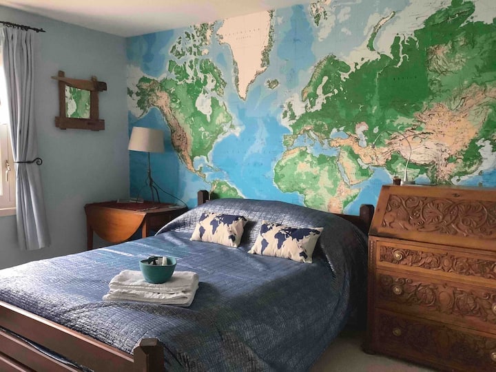 The Map Room/ Breakfast Included
As 00429f - Aboyne