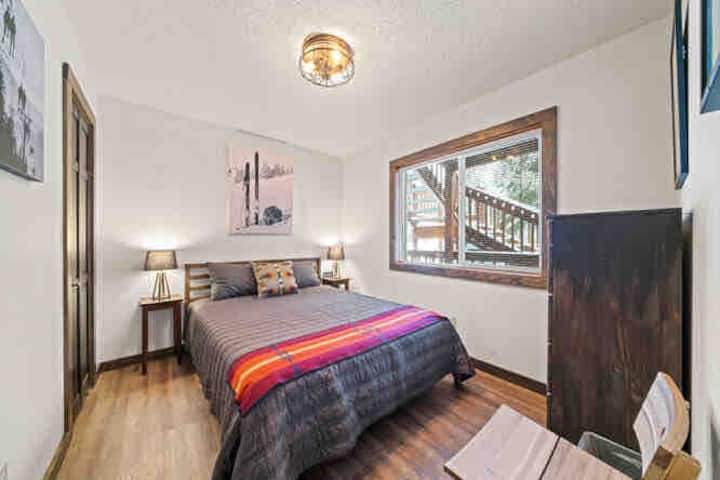 Newly Remodeled Govy Cabin Chalet-camp Creek Views - Government Camp, OR