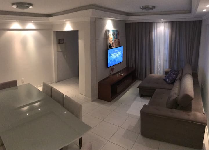 Há 500 Mts Da Praia - Com Sacada E Churrasqueira - Balneário Camboriú