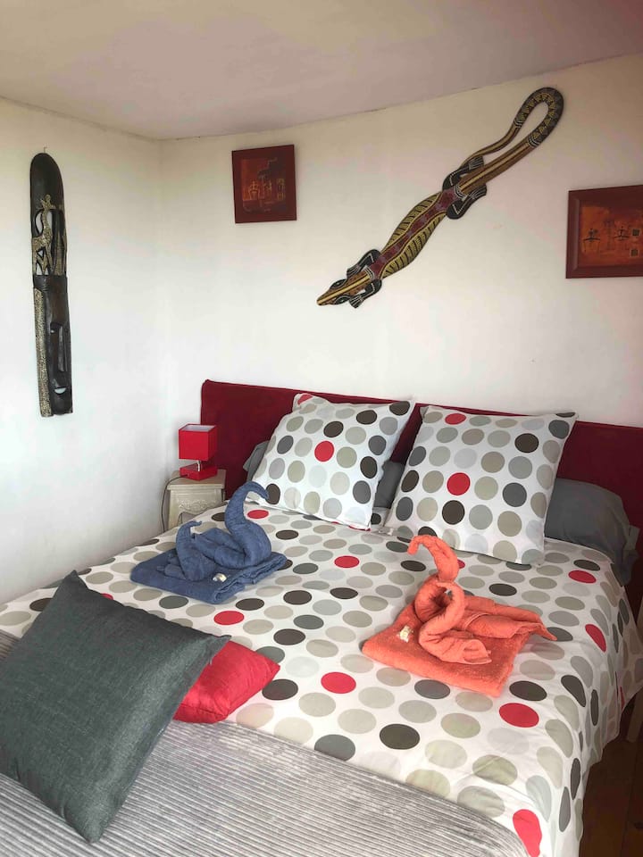 Chambre Chalet En Bois Insolite Et Petit Déjeuné - Clermont-l'Hérault