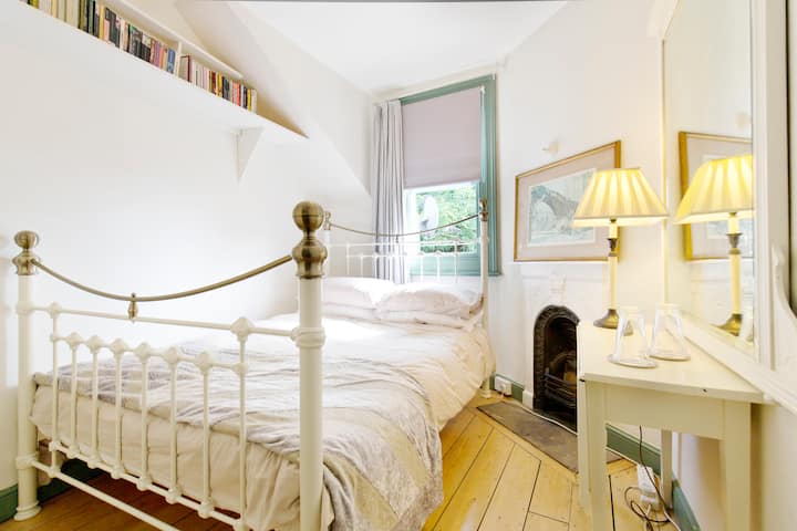 Cosy Rm Share Bathroom 4pm Ck In 
Flexi Arrival - Oxford