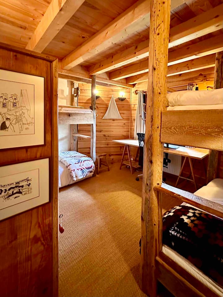 Enjoie The Farmhouse - The Barry Room - Les Deux Alpes