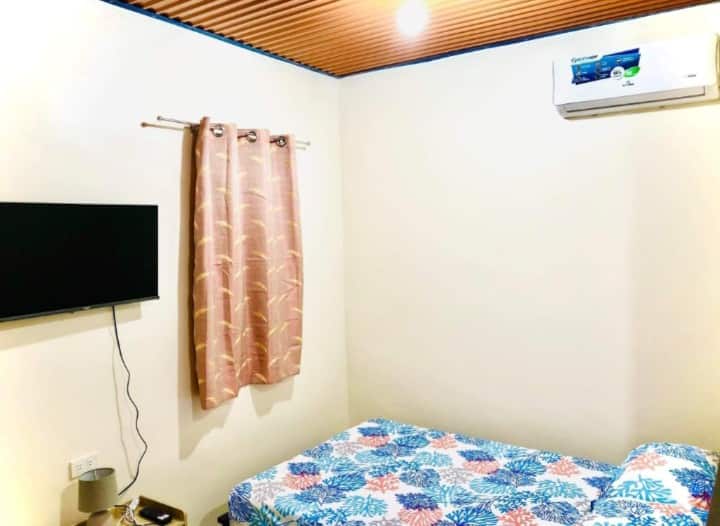 Ianka Wonder Room
Deluxe Room (Downstairs)
Aircon - Digos City