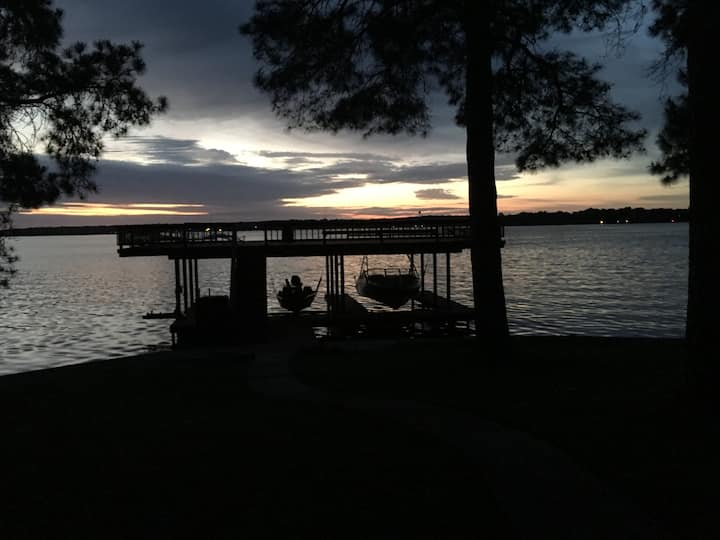 Incredible Cabin On The Lake, - Trinidad, TX