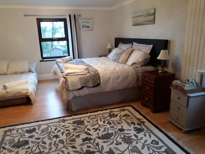 Rushbrook Cottage Family Room - Rhossili