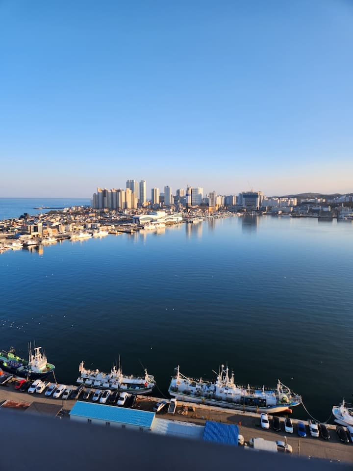 [지니] 썬라이즈호텔 #테라오션뷰 #1.5룸, 일출뷰, 개인 Ott 가능, 주중특별할인가! - Sokcho