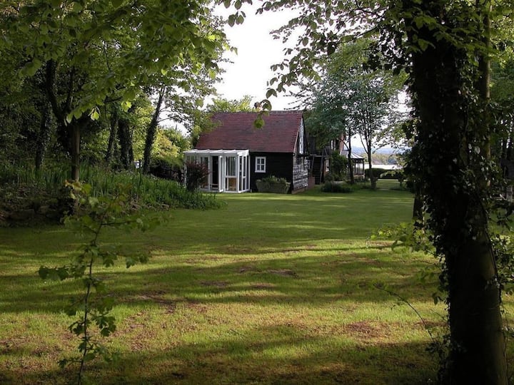 Couples Retreat & Hot Tub ~ Country Views - Maidstone