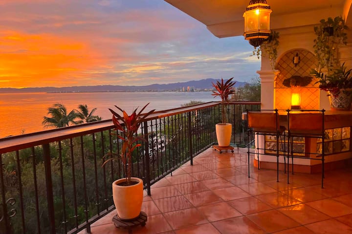 Conchas Chinas Ocean View Condo - Puerto Vallarta