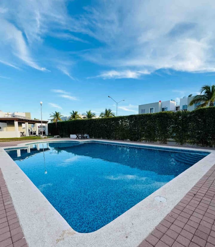 Condo Con Alberca/planta Baja/patio - Mazatlán