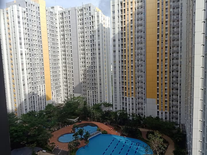 Cozy Studio Apartment At The Springlake Bekasi - Bekasi