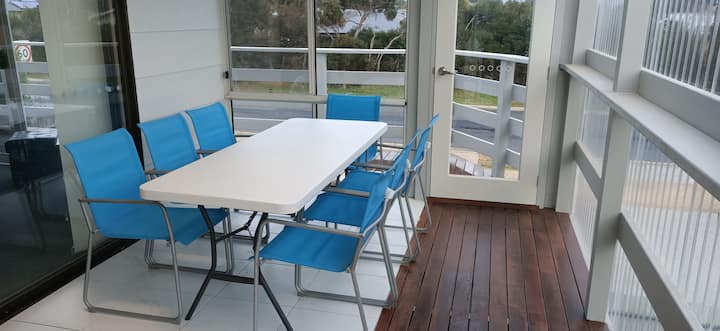 Laid Back Atmosphere, Close To Gp Circuit - Phillip Island