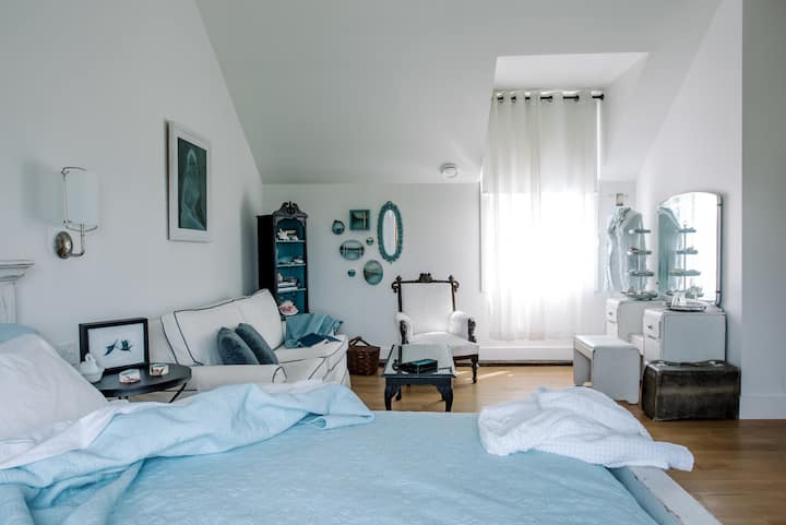 Away In The County-the Artist's Room - Picton