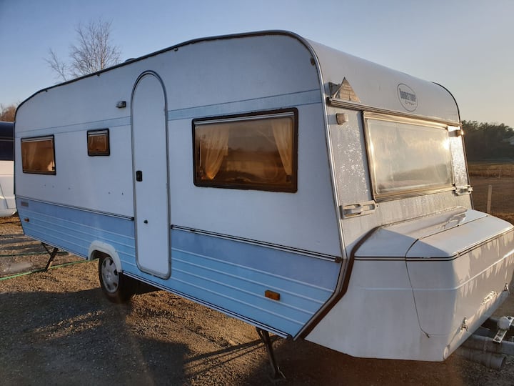 Mysig Husvagn På Landet Med Tv, Dvd - Ljungskile