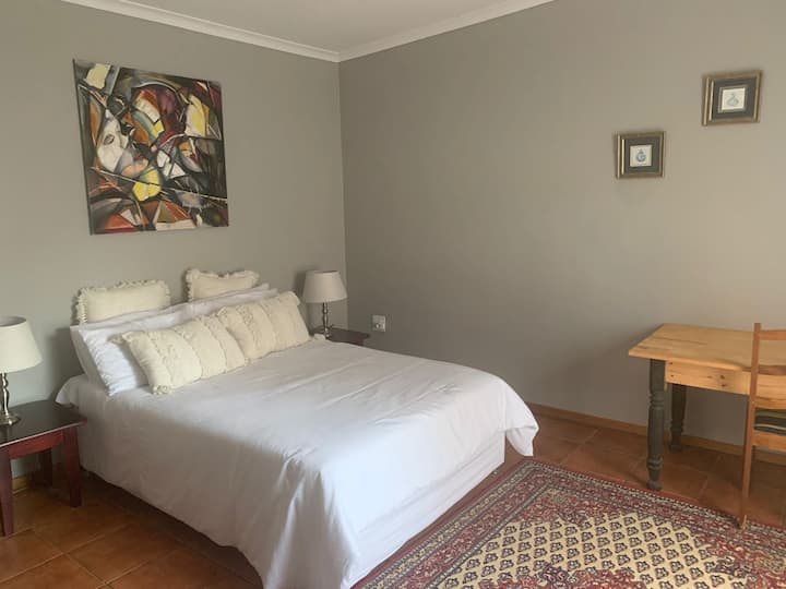 B's At Strauss: Queenbee-unit - Potchefstroom