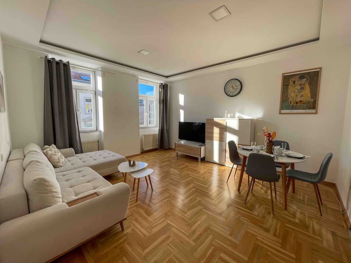 Schöne Eigentumswohnung In Wien - Viena