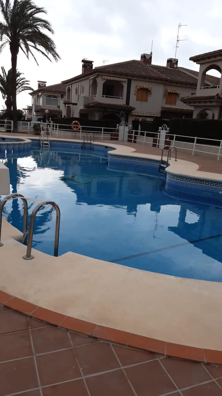 Apartamento Se Alquila En Urbanizacion Torrevieja - La Zenia