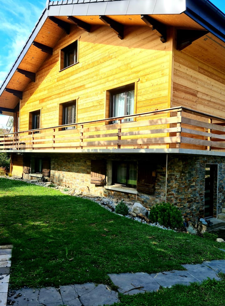 Chaleureux Chalet Rénové à 5 Min  à Pieds Du Léman - Évian-les-Bains