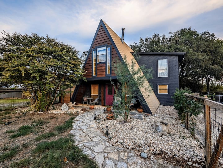 Unique A Frame In Hill Country Of Austin - Lake Travis, TX