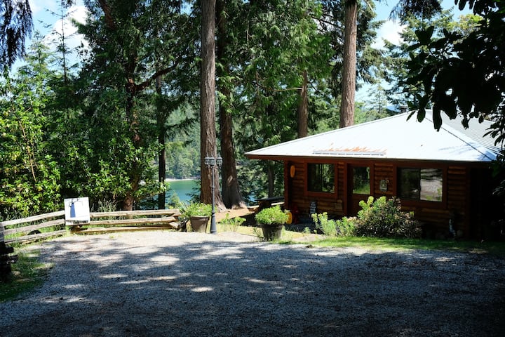 Waterfront Log Cottage on serene Long Harbour - Cottages for Rent in ...