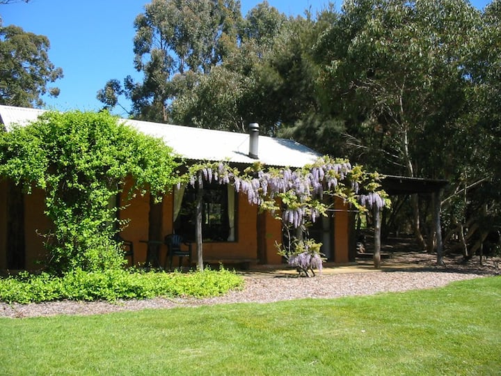 Pump Hill Farm Cottages - Forest & Valley View - Pemberton