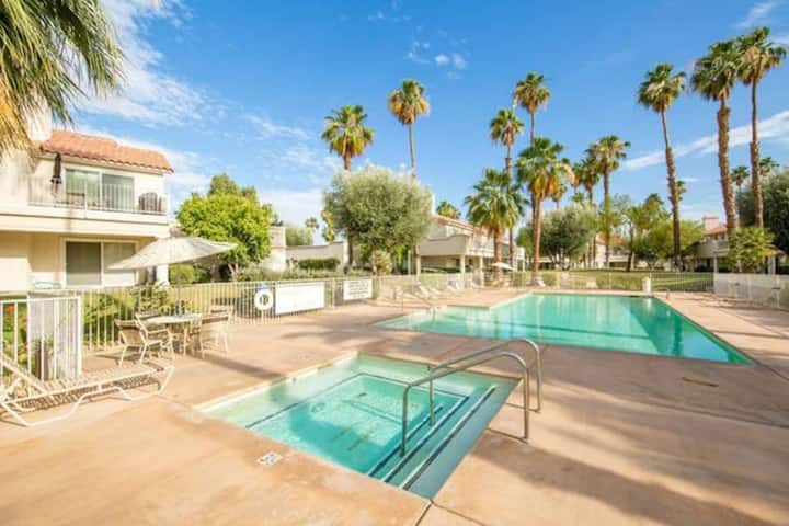 ♥︎Views♥︎:balcony,pools,tennis☆bikes*pickleball - Bermuda Dunes, CA